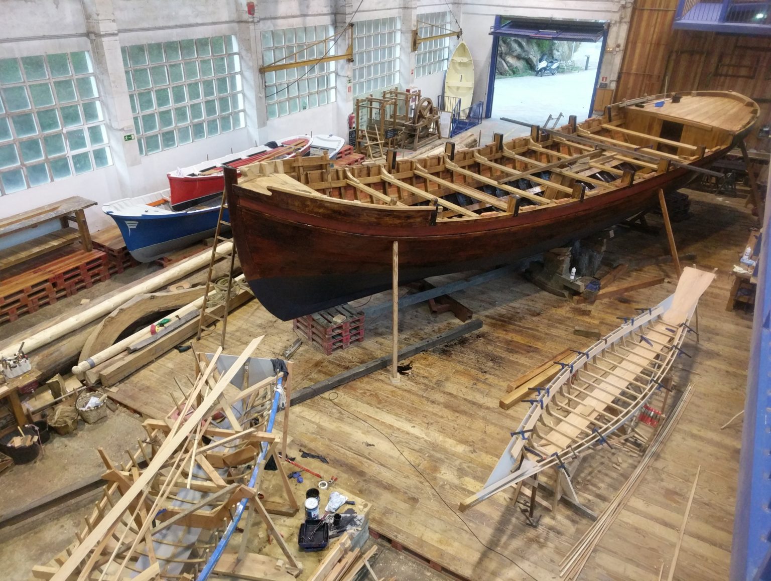 Building a traditional Venetian boat in the Basque Country /10 – Acqua ...